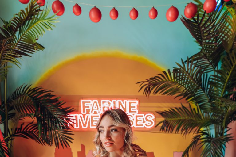 Megan Guénard en couverture du magazine SUMMUM - Coup d’œil